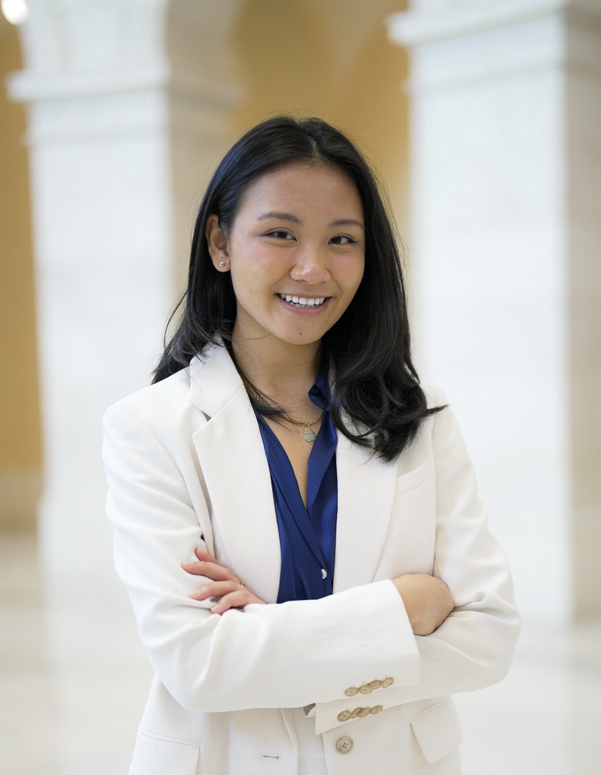 Three Illinois students awarded Voyager Scholarships – News Bureau